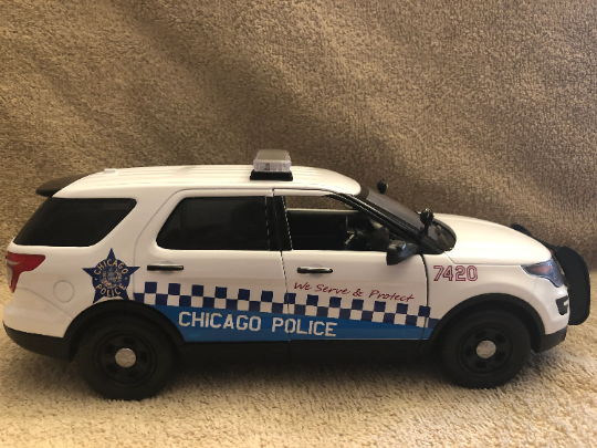 1/18 scale Chicago Police Diecast Ford Explorer with working lights an ...